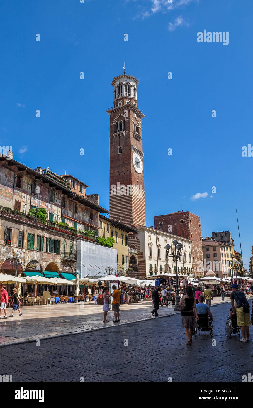 Verona piazza square delle erbe hi-res stock photography and images - Alamy