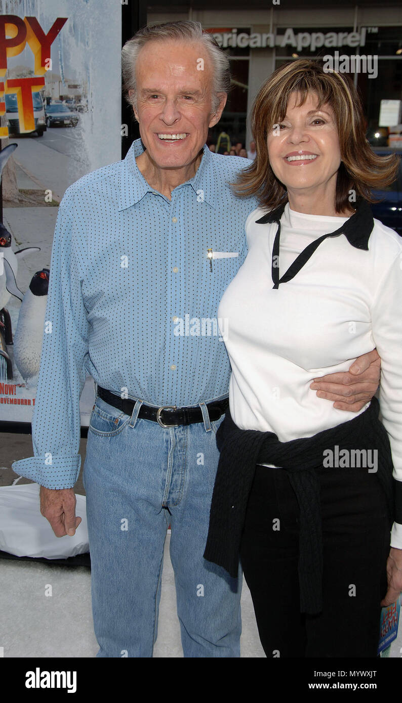 Robert Culp and wife arriving at The FOUNTAIN Premiere at the Chinese ...