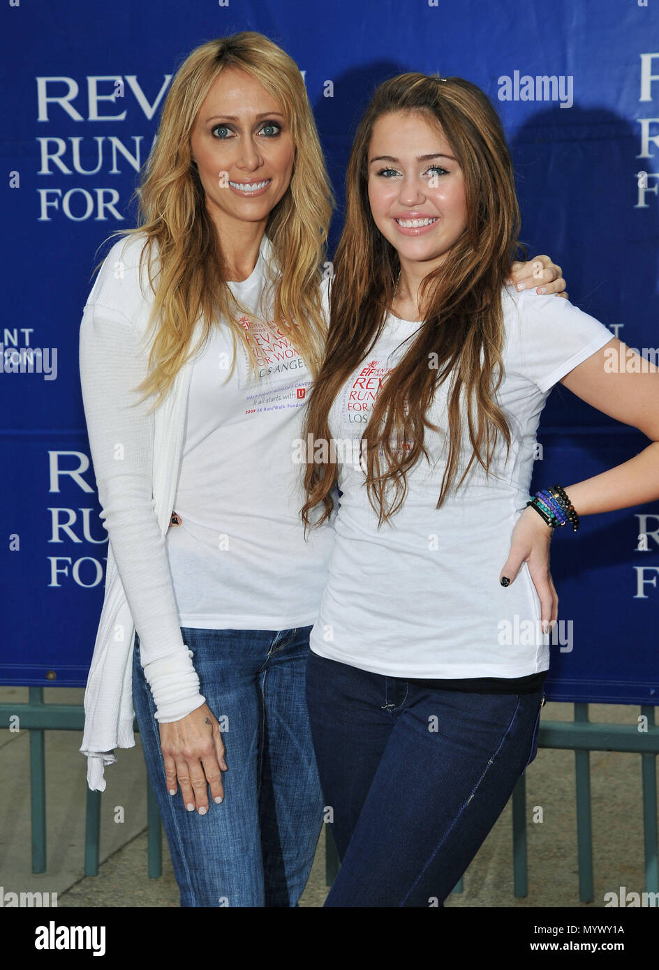 Trish Cyrus and her daughter Miley Cyrus - Revlon Run / Walk for Women ...