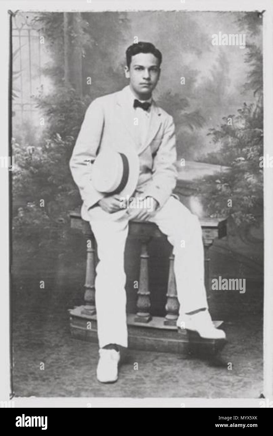 . English: Edgar du Perron (1899-1940). Photograph made before 1921 in ...