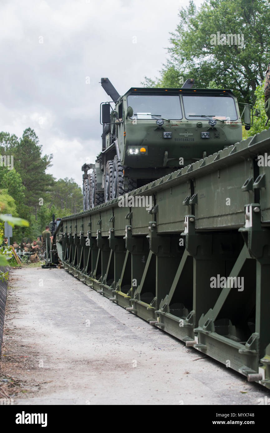 Medium girder bridge hi-res stock photography and images - Alamy