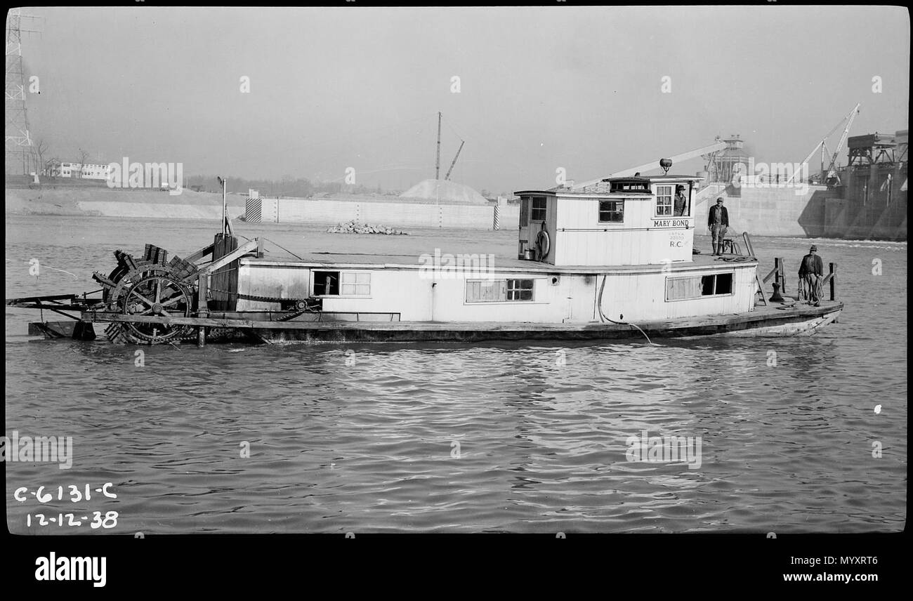 Tow boat Black and White Stock Photos & Images - Alamy