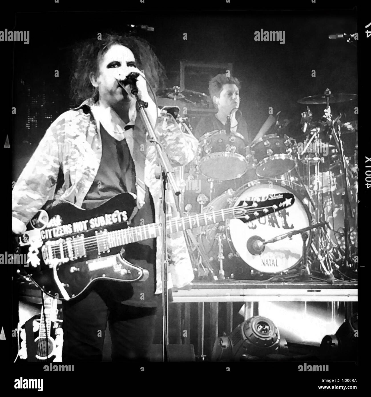 Robert smith the cure hi-res stock photography and images - Alamy