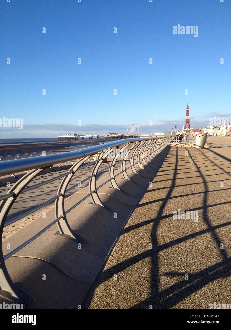 Blackpool, UK. 3rd Feb, 2015. UK Weather: Beautiful sunny day in ...