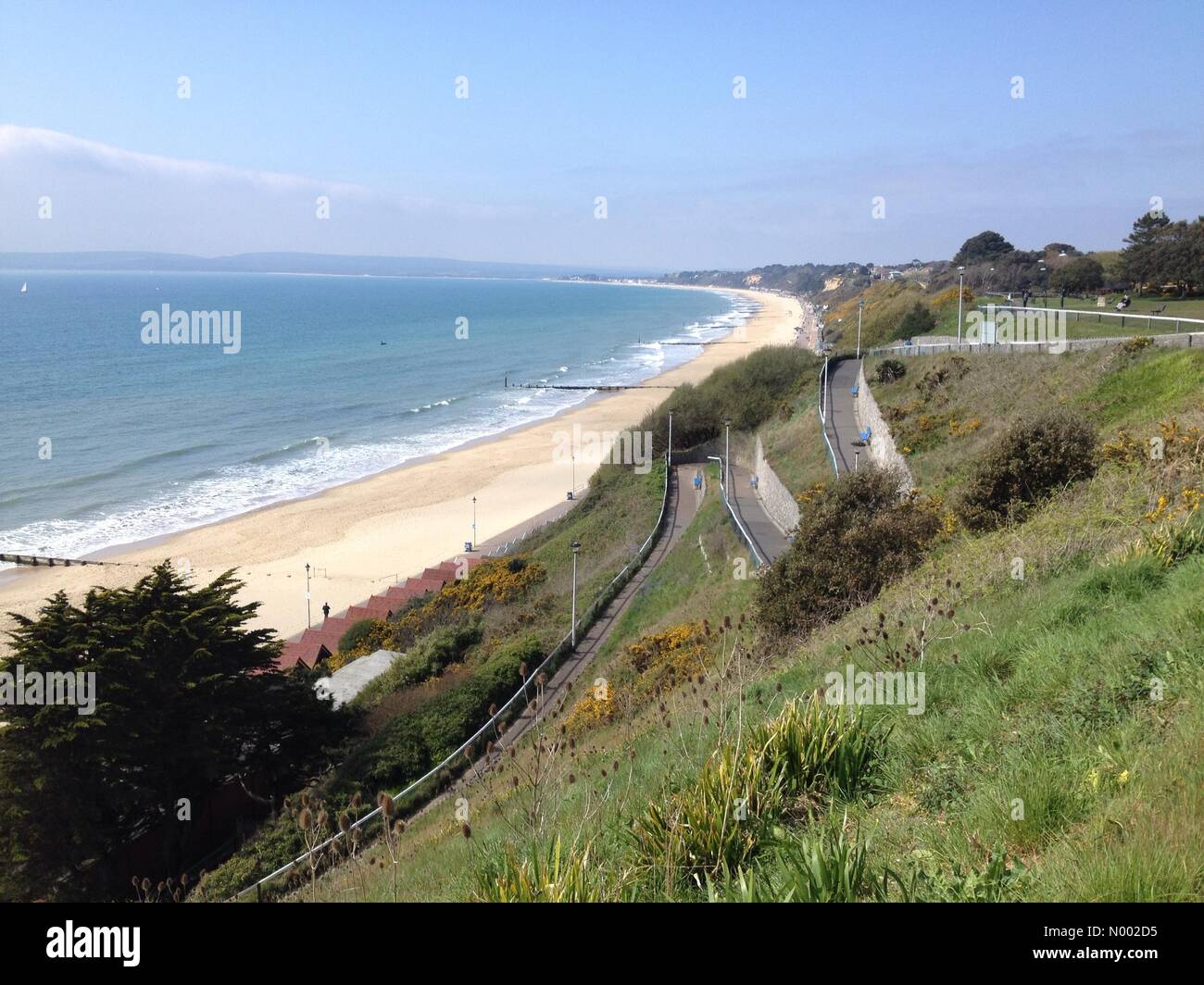 Bournemouth, UK. 23rd Apr, 2015. UK Weather. The sun continues to shine ...
