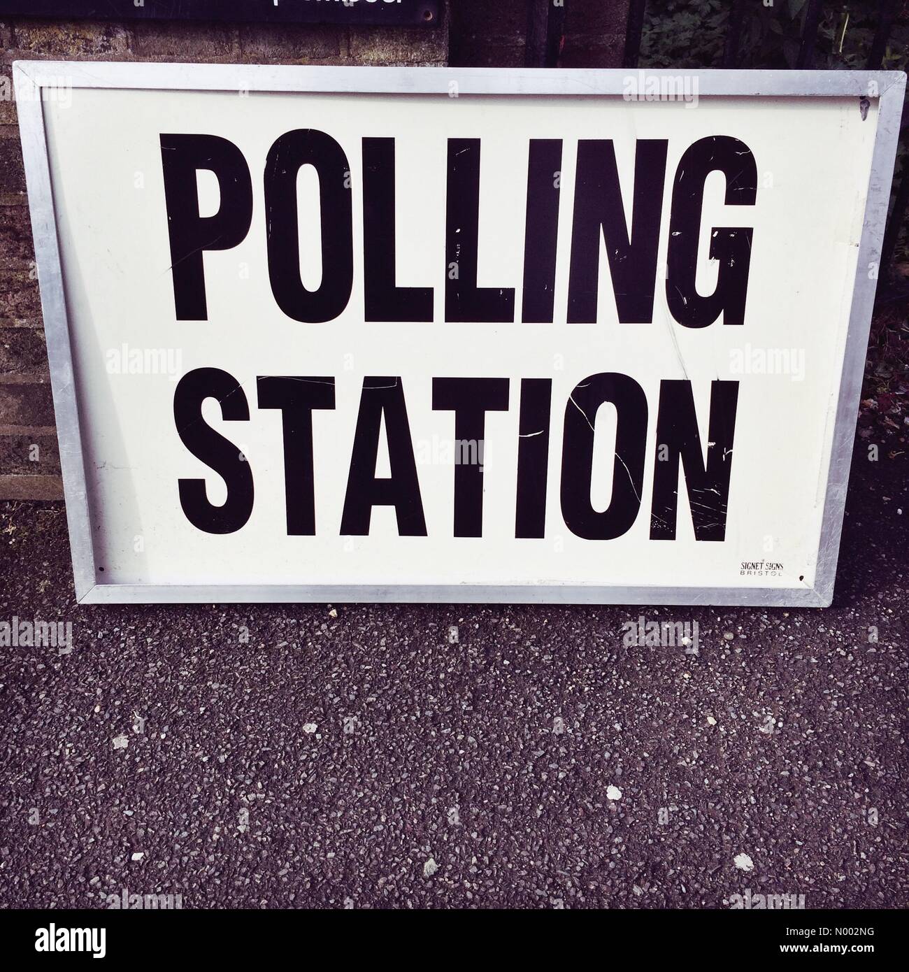 Watford, Hertfordshire, UK. 7th May, 2015. Polling station sign ...