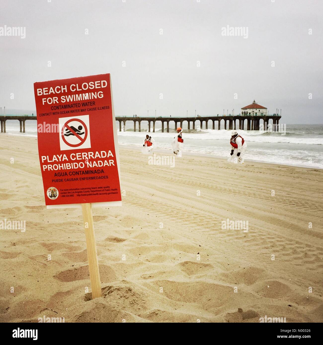 Clean up the beaches hi-res stock photography and images - Alamy