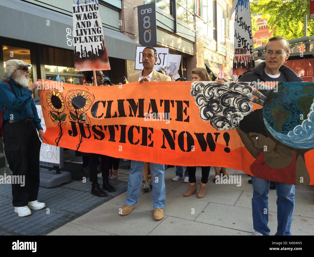 Climate movement hi-res stock photography and images - Alamy