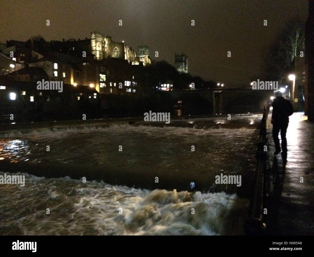 Durham, County Durham, UK. 15th Dec, 2015. U.K. Weather. Drizzle in ...
