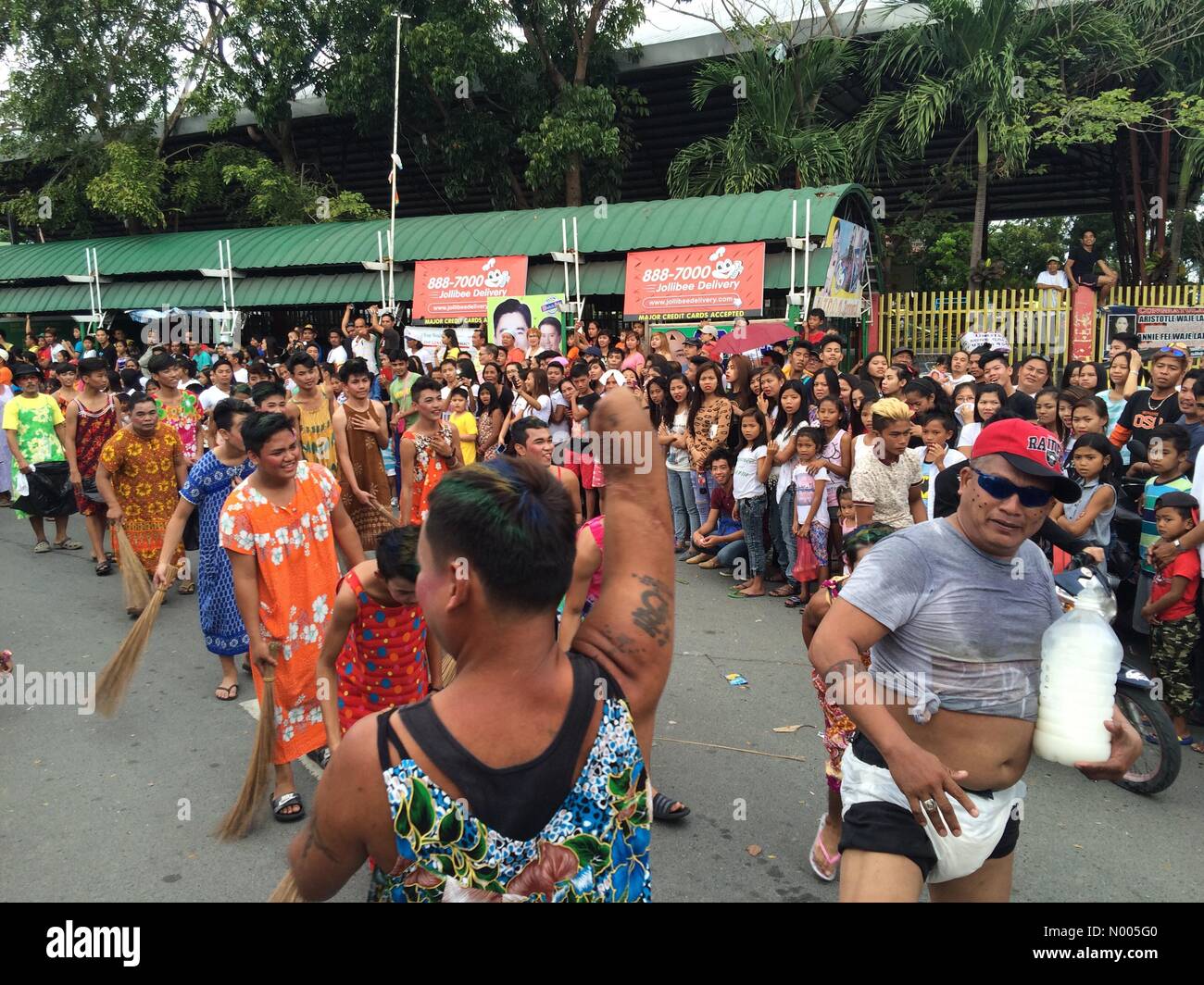 Minalin, Pampanga, Philippines. 01st Jan, 2016. 'Aguman Sandok' which ...