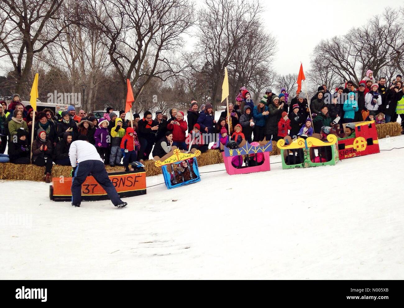 Minneapolis, USA. Saturday 30th Jan, 2016. Spectators watch the art ...