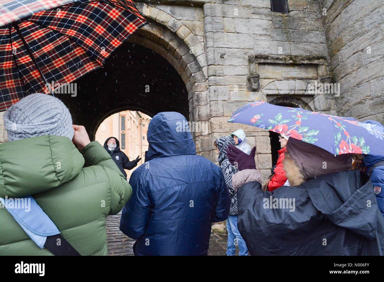 Stirling, Scotland, UK. 1st April, 2016. UK Weather: visitors to ...