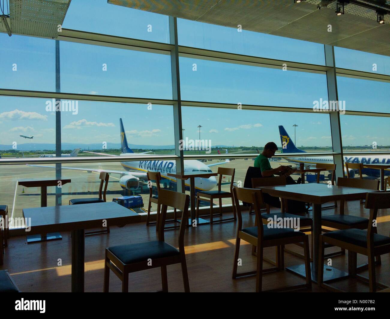Dublin airport terminal 1 hi-res stock photography and images - Alamy