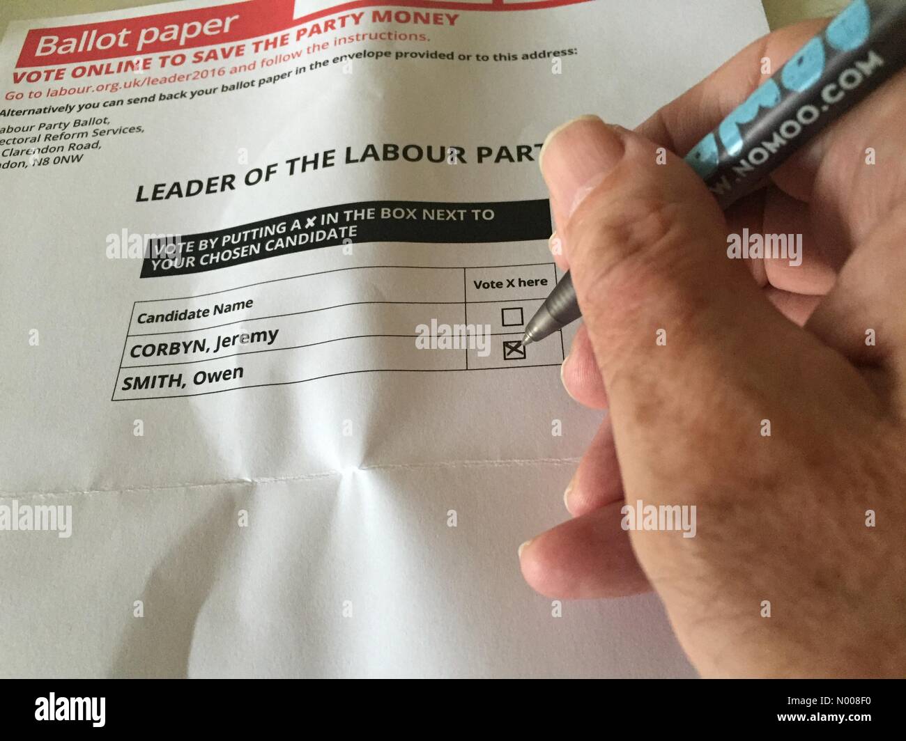 Voting papers hi-res stock photography and images - Alamy