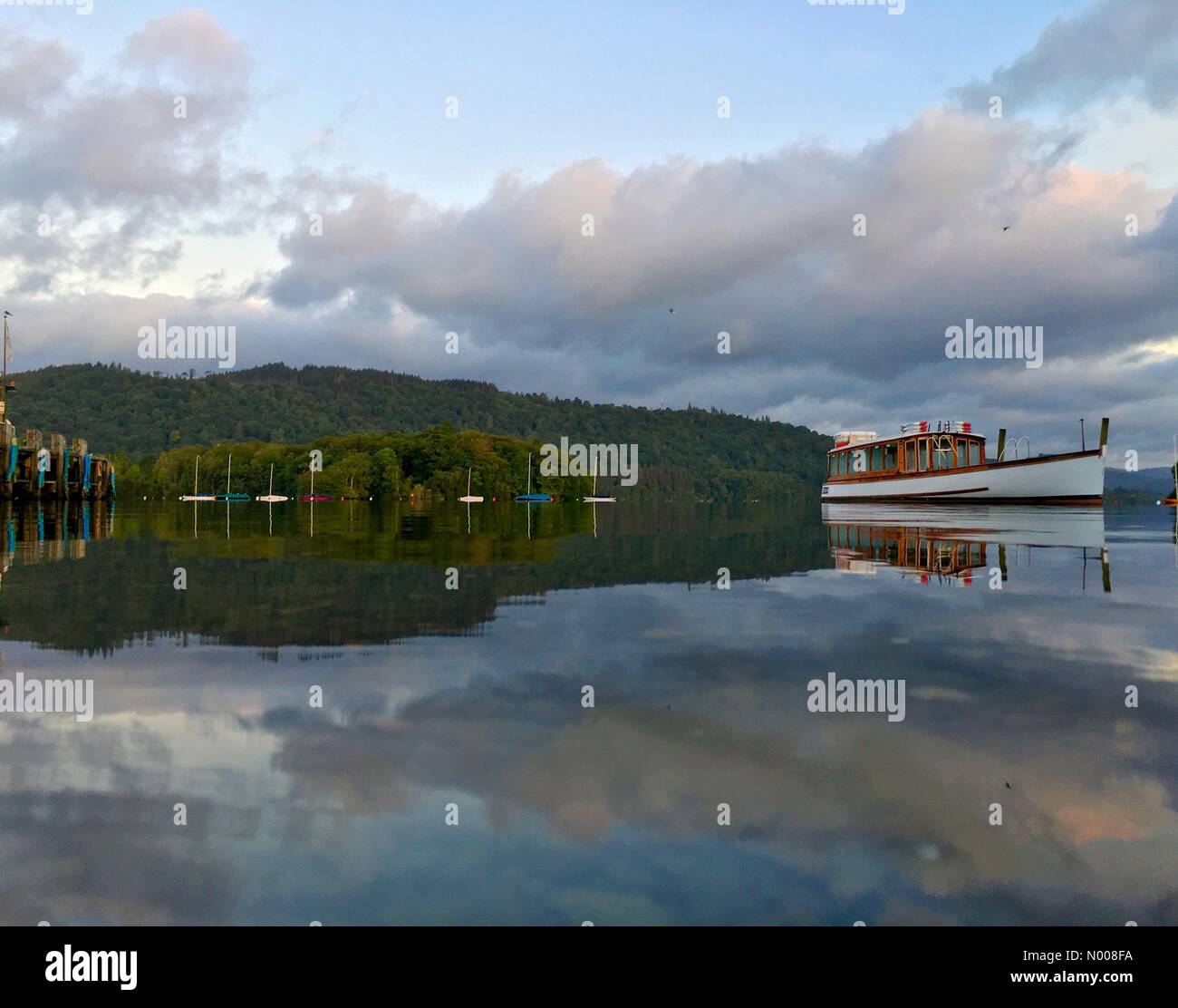 Bowness-on-Windermere, UK. 01st Sep, 2016. UK Weather: Early morning ...
