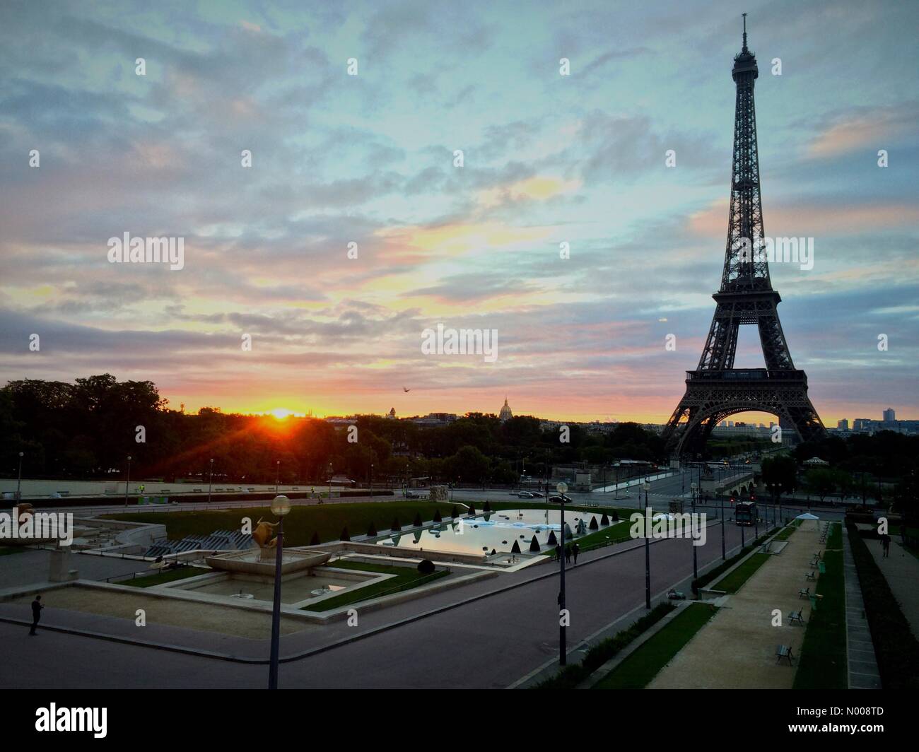 Paris, France. 02nd Oct, 2016. Sunrise in Paris, France. Weather of ...