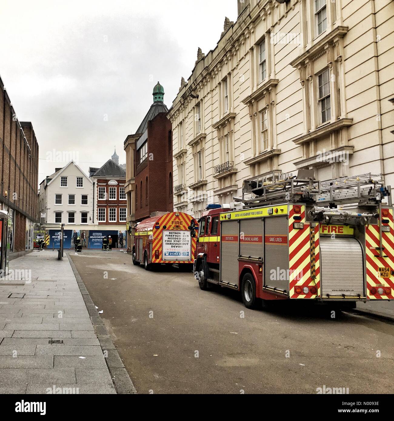Fire engines uk hi-res stock photography and images - Alamy