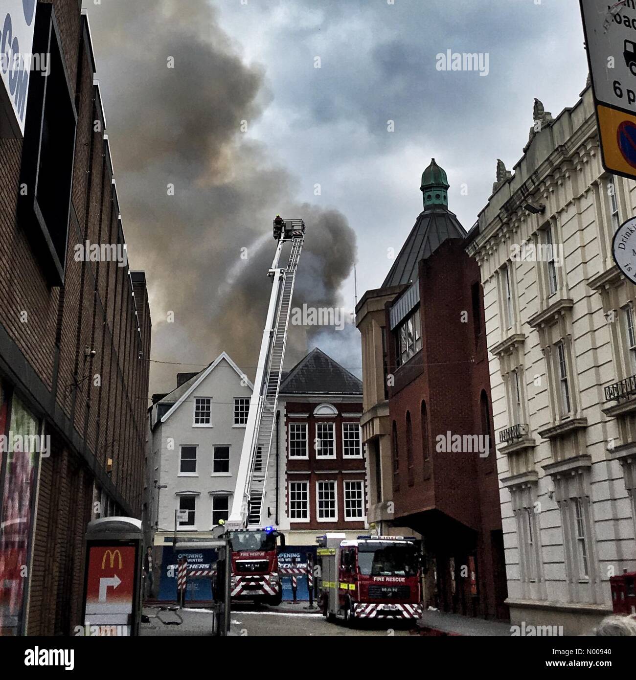 Fire engine crane uk hi-res stock photography and images - Alamy