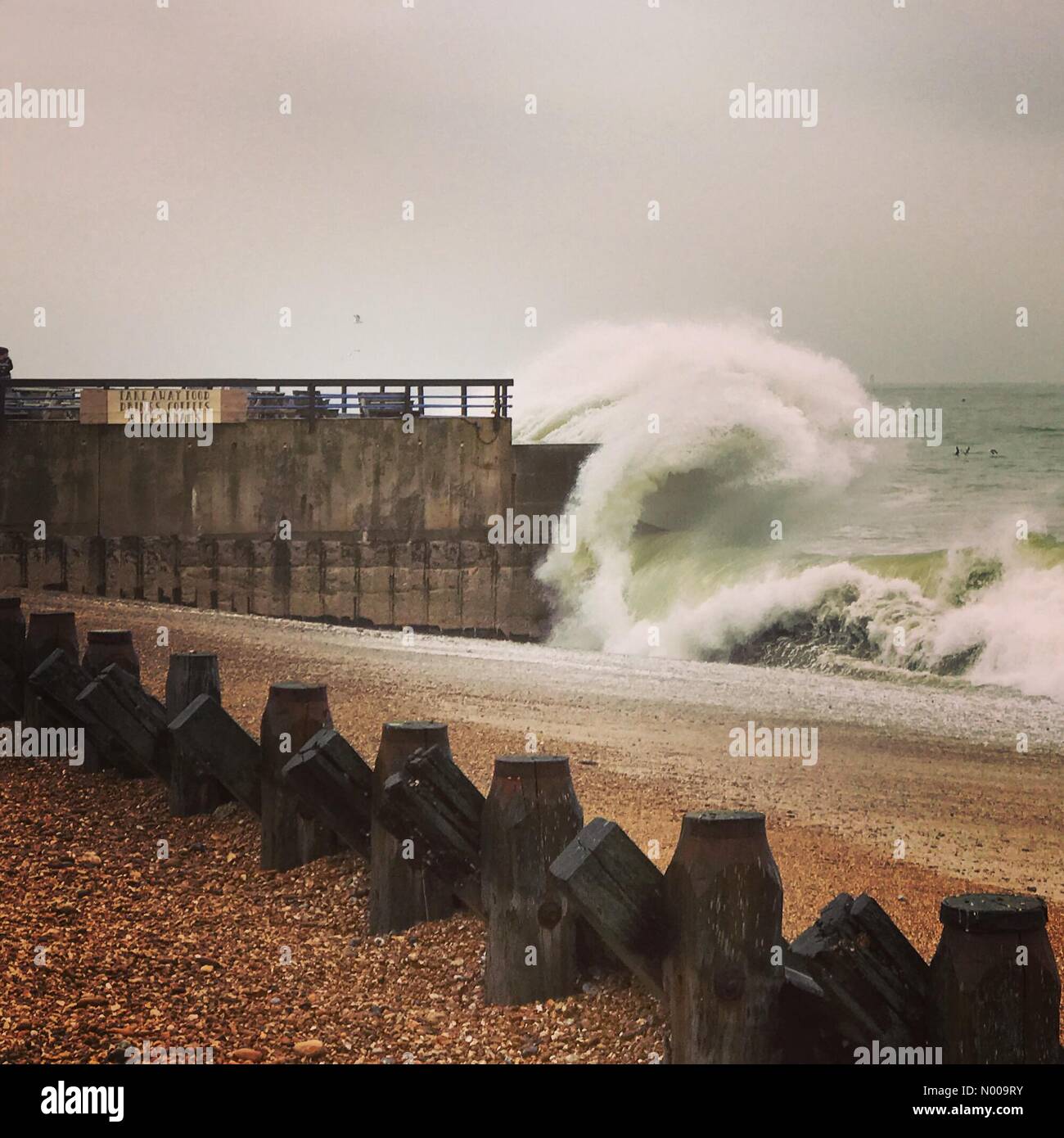 Hayling Island, UK. 16th Dec, 2016. UK Weather, Hayling Island. Beach ...