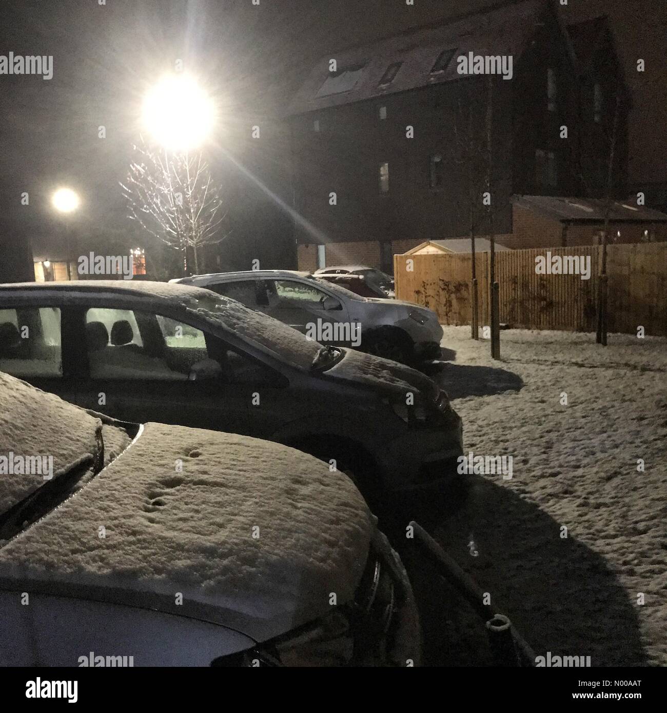 Tuesley Ln, Godalming, UK. 12th Jan, 2017. UK Weather: Snow in ...