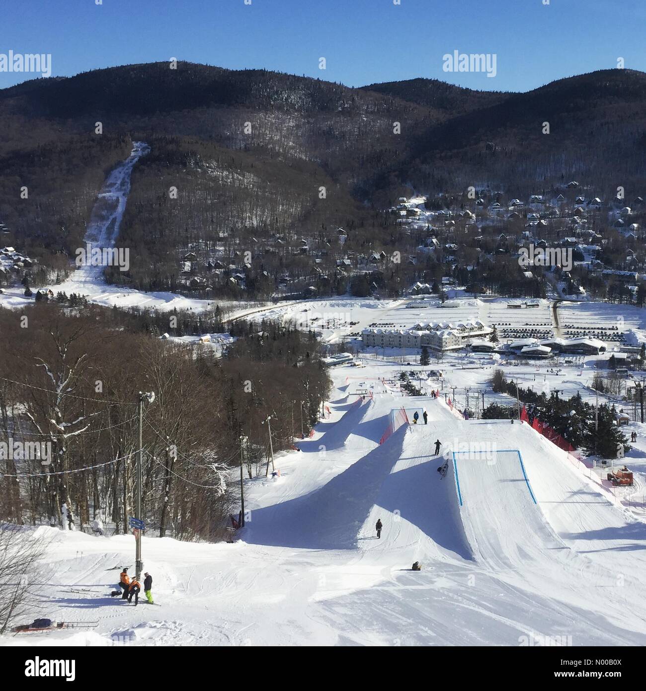 Ski et snowboard hi-res stock photography and images - Alamy