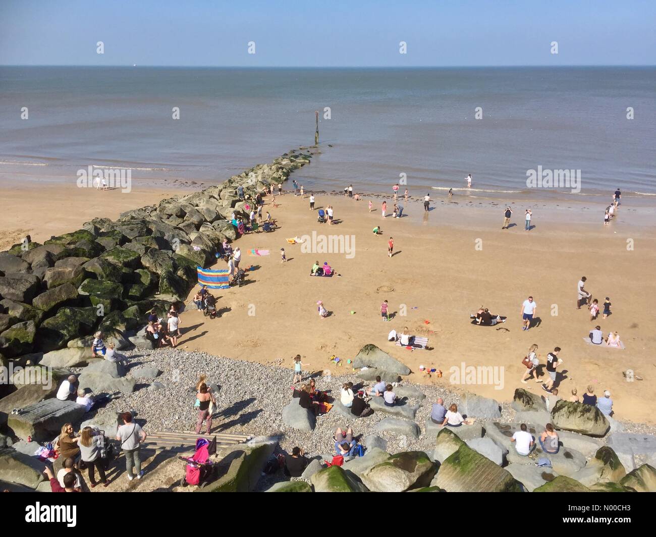 Sheringham, Norfolk, UK. 9th April, 2017. U.K. Weather. Hot and sunny ...