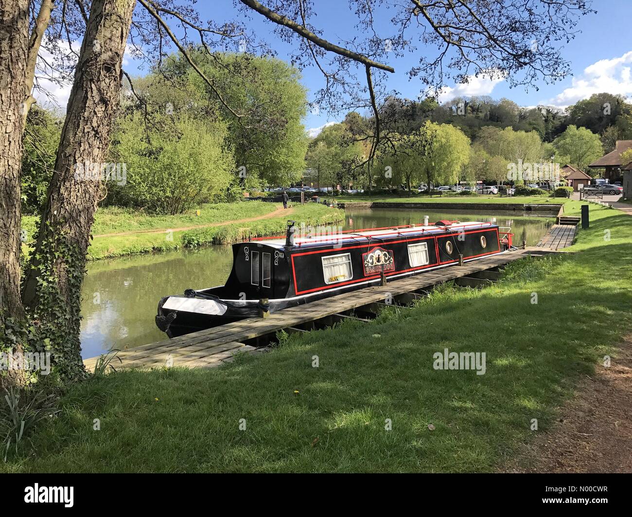 Godalming, UK. 18th Apr, 2017. UK Weather: Spring sunshine in Godalming ...