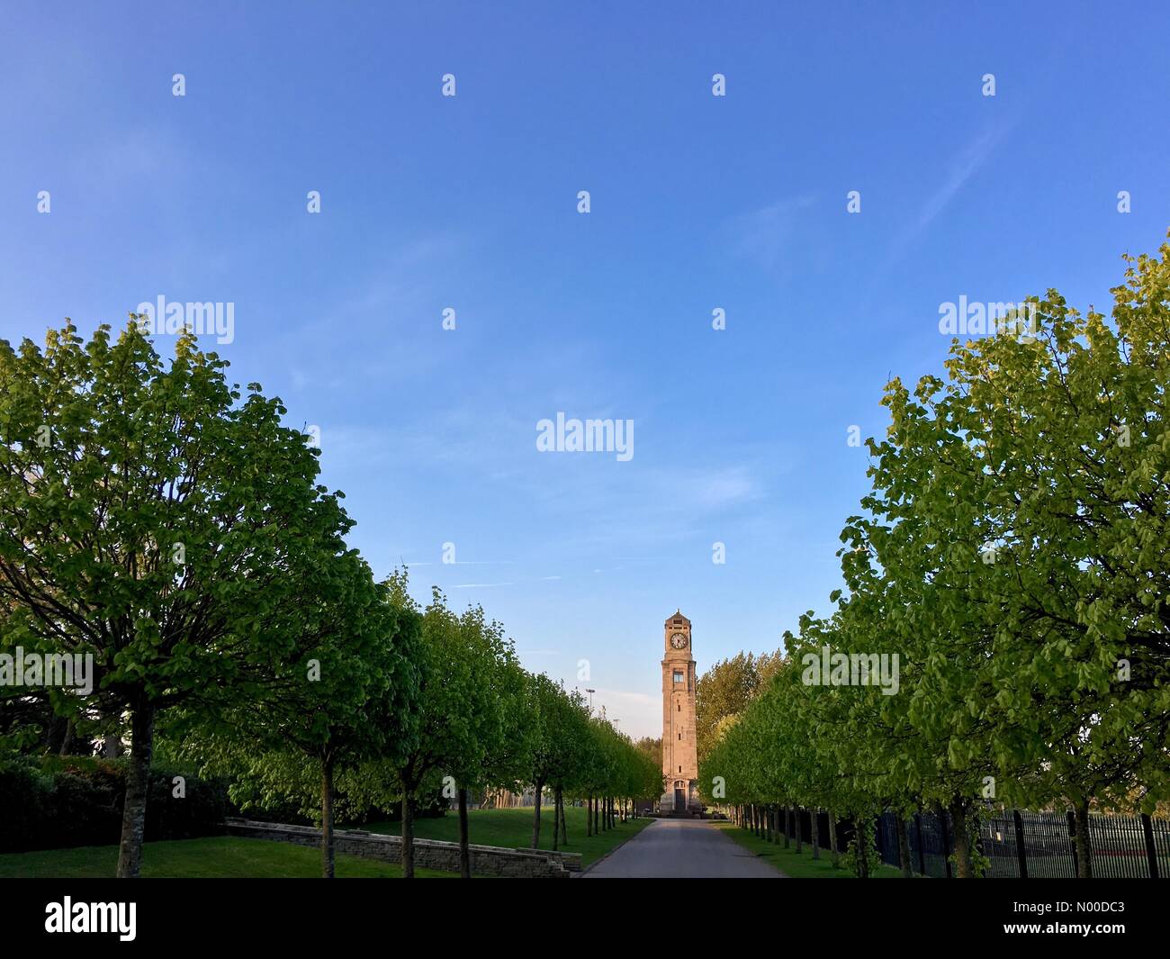 UK Weather: Sunny morning in Blackpool. Early morning clear blue sky ...