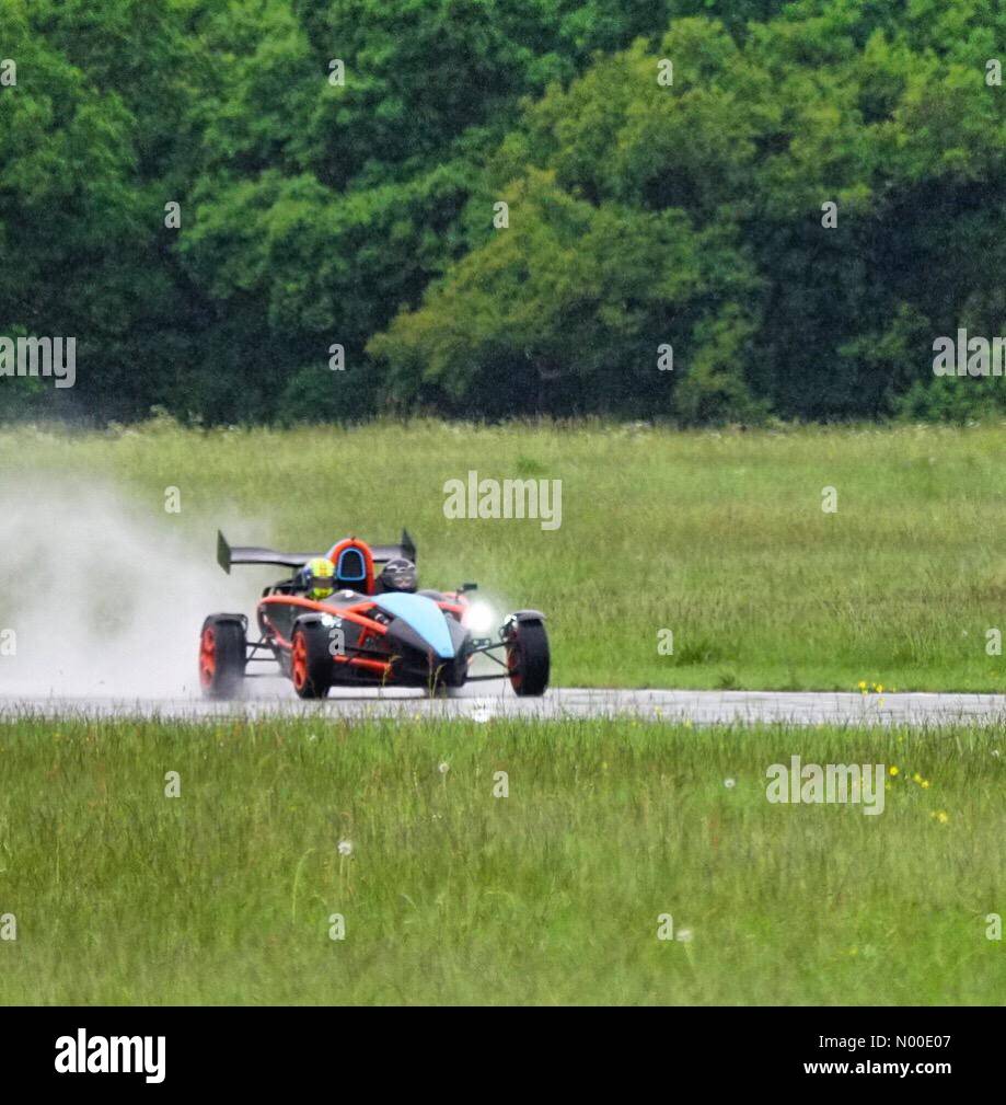 Dunsfold top gear hi-res stock photography and images - Alamy