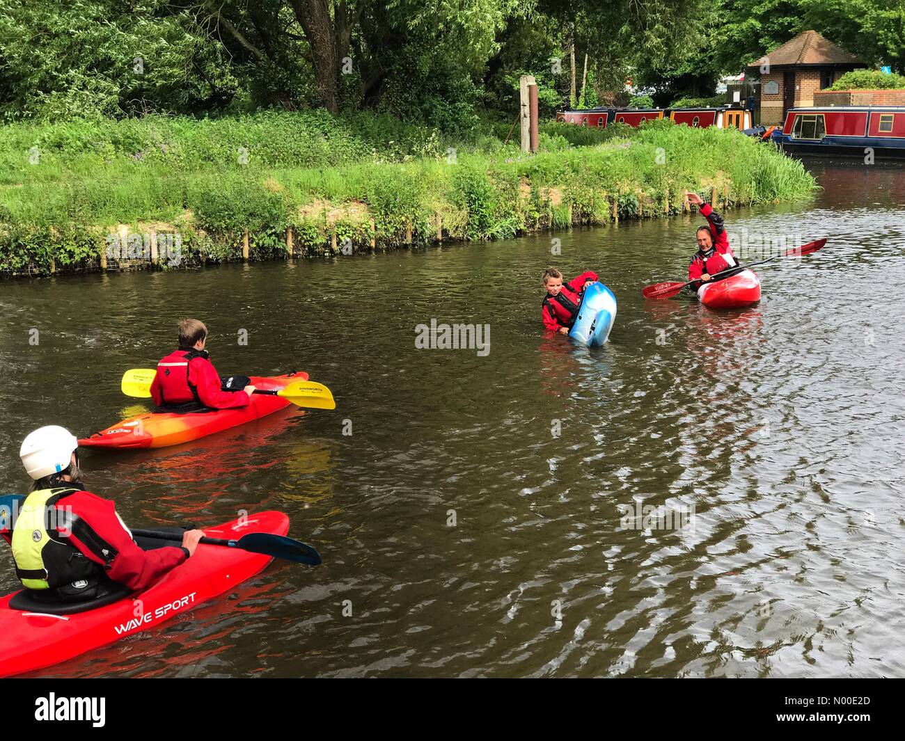 Godalming, UK. 20th May, 2017. UK Weather: Canoeing on the River Wey in ...