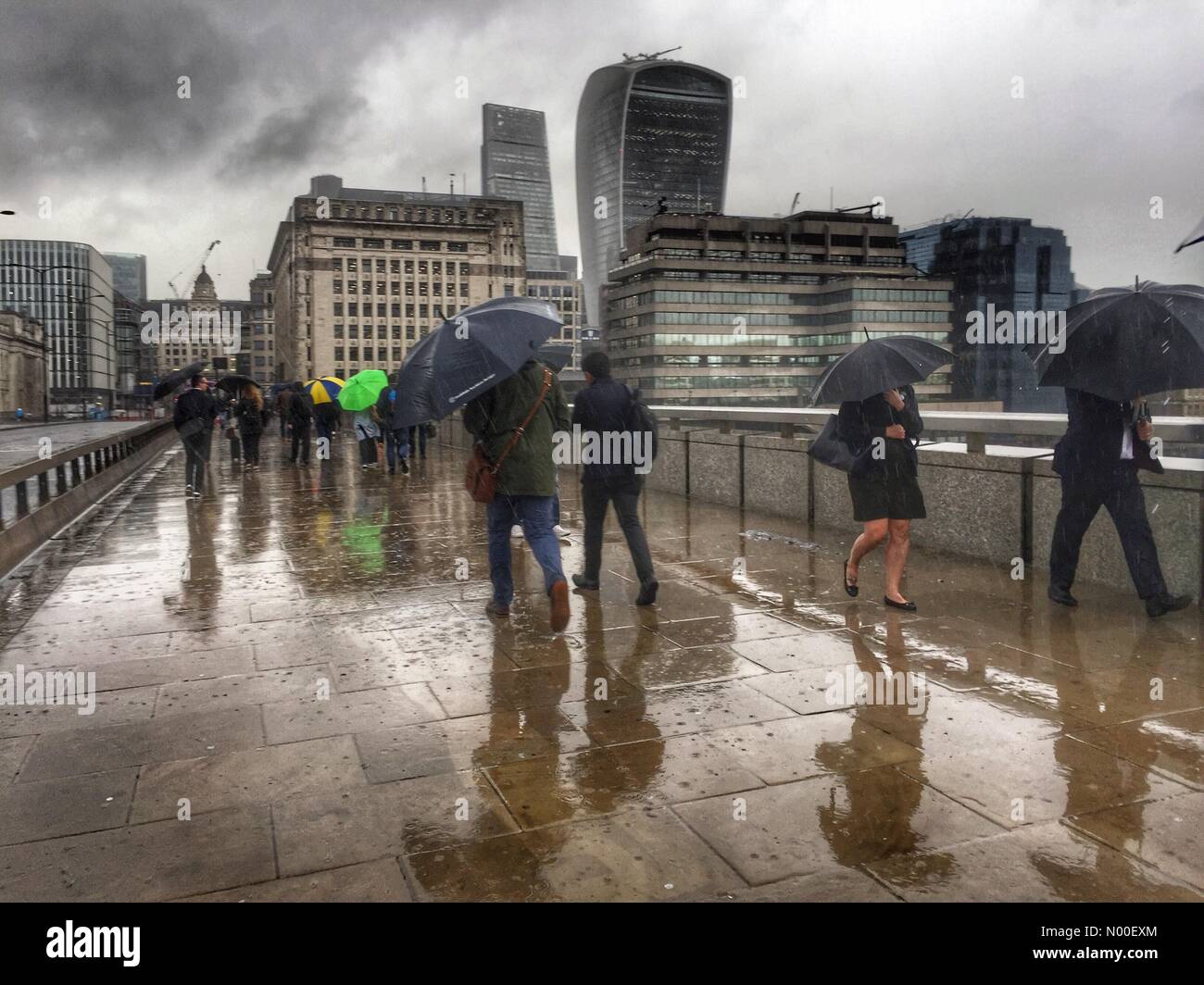London bridge uk 3rd hi-res stock photography and images - Alamy