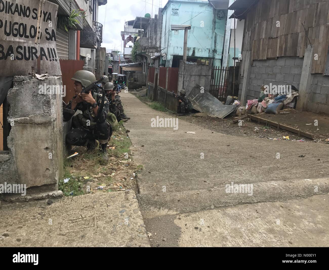 Government troops continuously reclaiming the Islamic City of Marawi ...