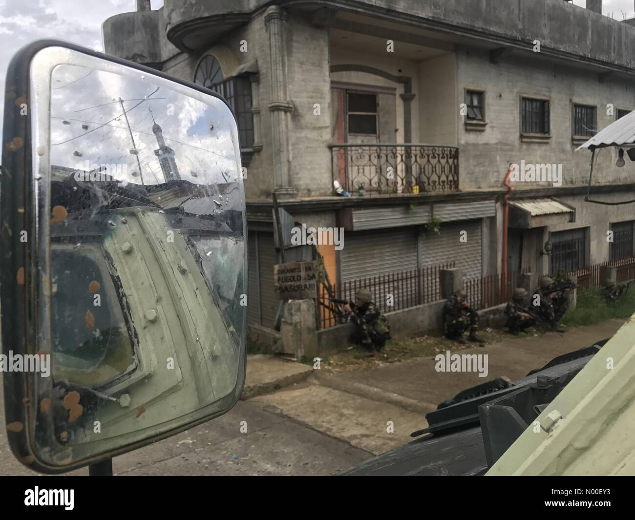 Government troops continuously reclaiming the Islamic City of Marawi ...