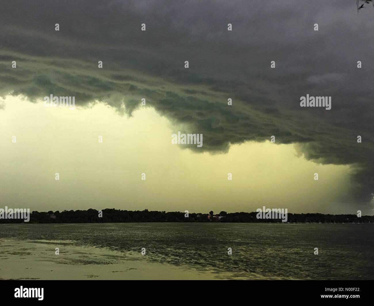 Minneapolis, Minnesota, USA. 11th June, 2017. A storm Over lake Harriet ...