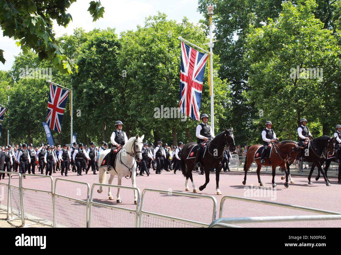 Police mall hi-res stock photography and images - Alamy