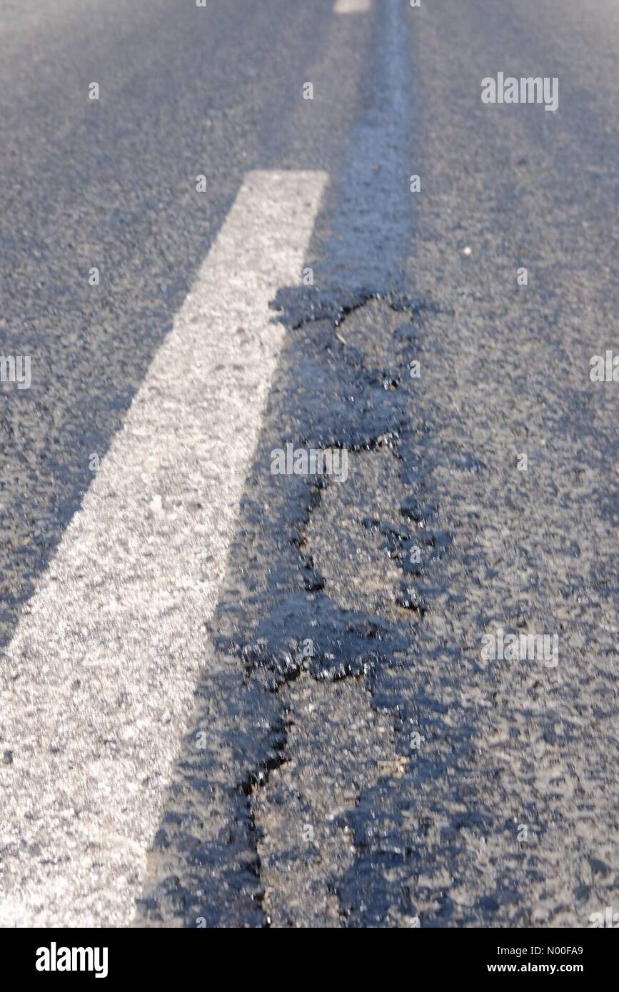 Melting tarmac uk hi-res stock photography and images - Alamy