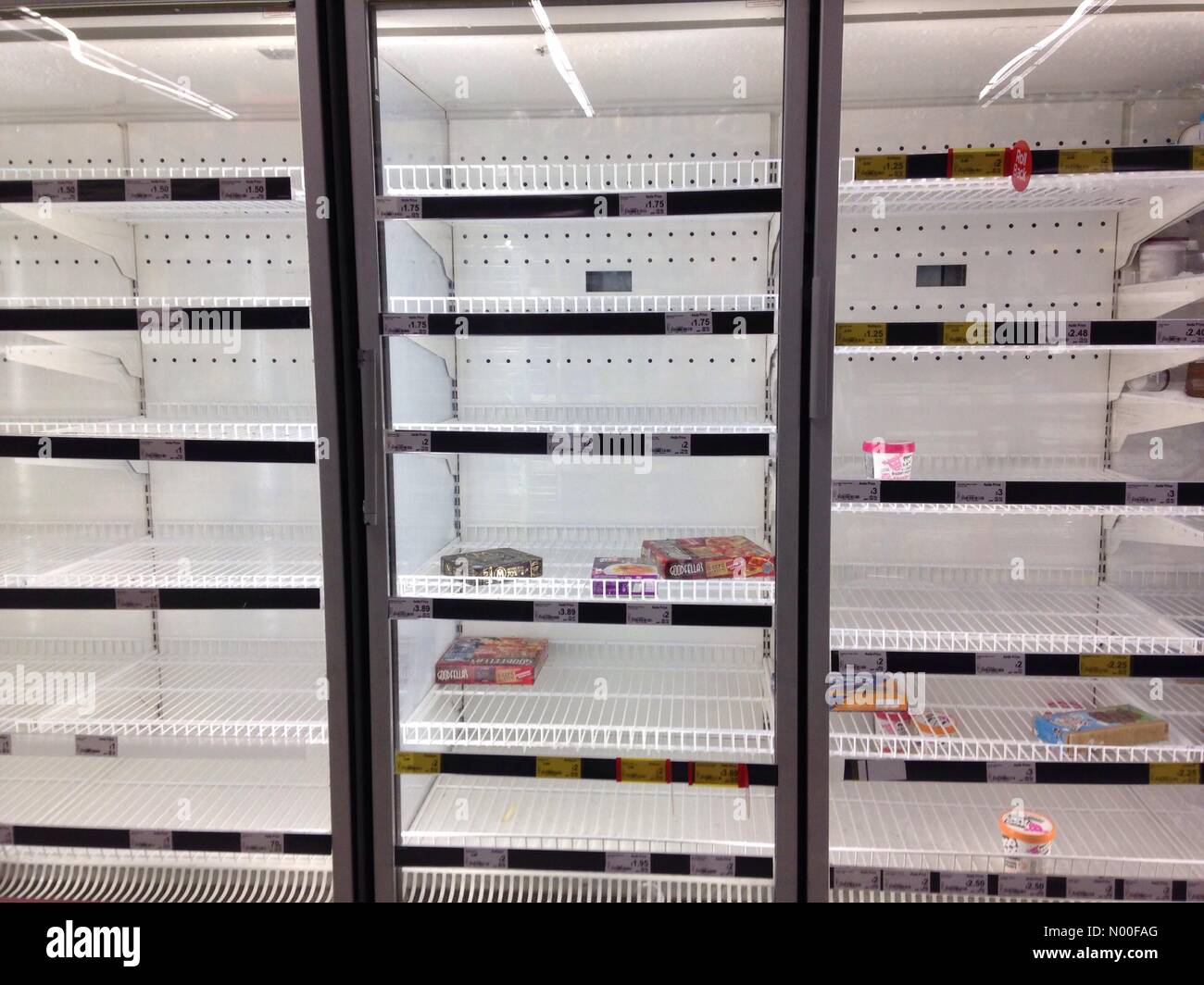 UK Weather: A supermarket in Reading has totally sold out of ice, ice ...
