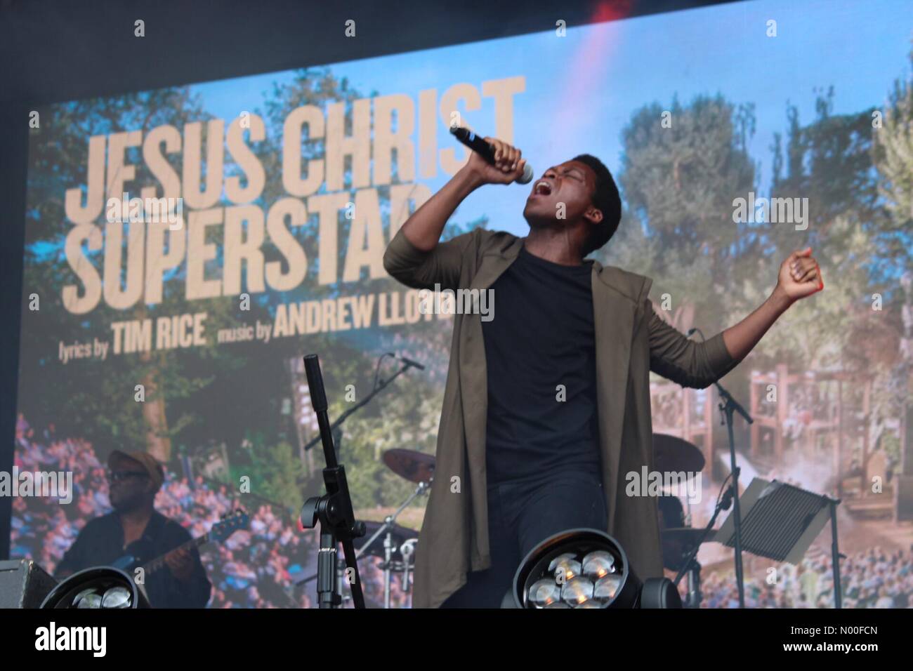 Jesus christ superstar london hi-res stock photography and images - Alamy