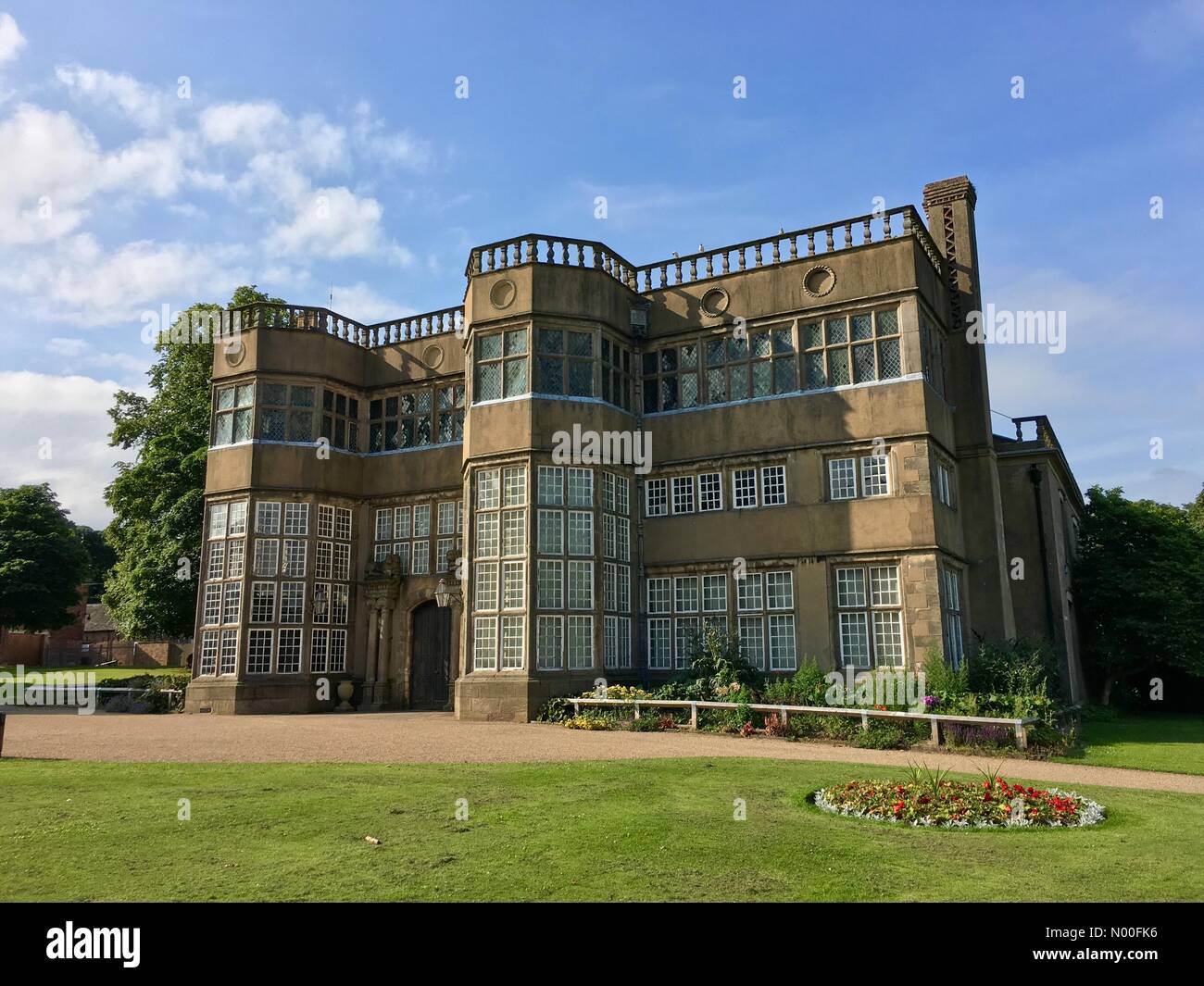 Chorley, UK. 5th Jul, 2017. UK Weather: Lovely sunny evening in Chorley ...