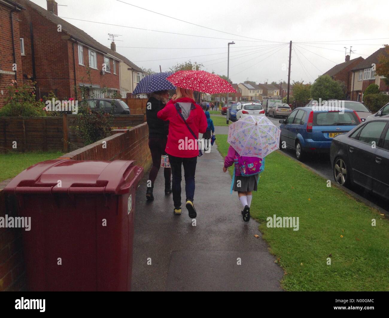 Uk houses in the rain hi-res stock photography and images - Alamy