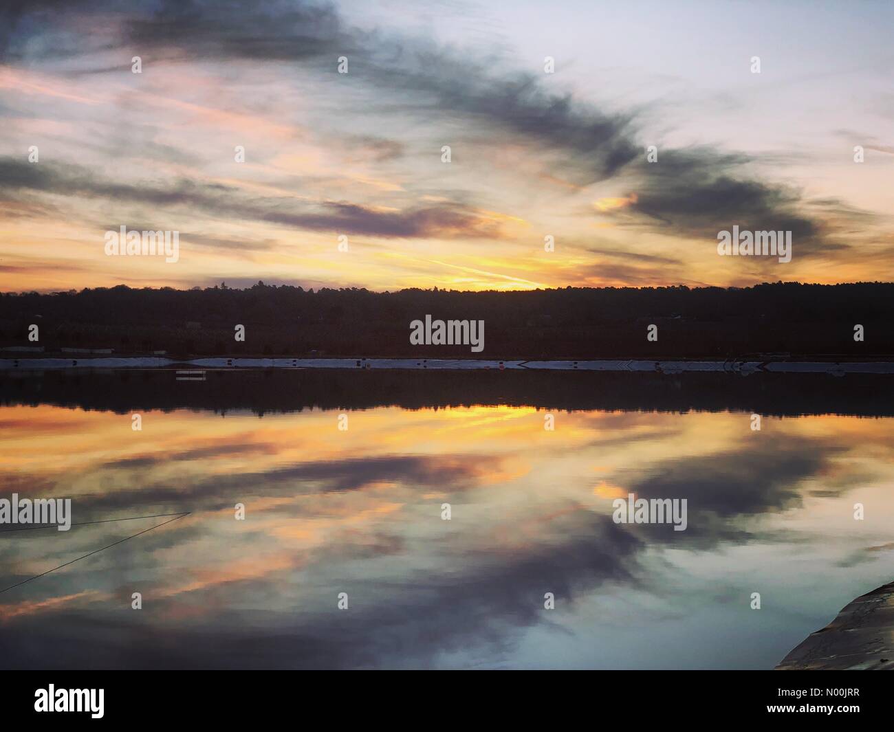 Godalming, UK. 10th Jan, 2018. UK Weather: Sunrise over Godalming ...