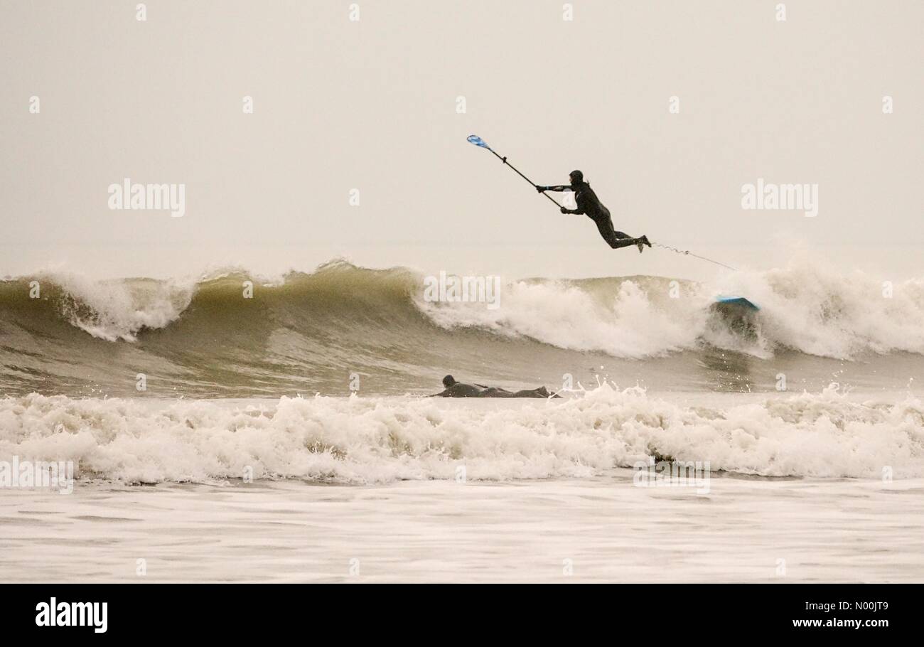 West wittering west sussex surfing hi-res stock photography and images ...