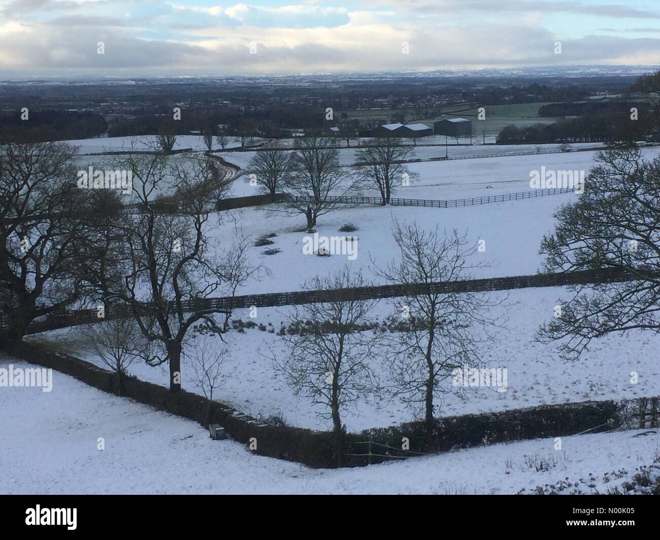 Snow across fields - UK Weather - in North Yorkshire, Howardian Hills ...