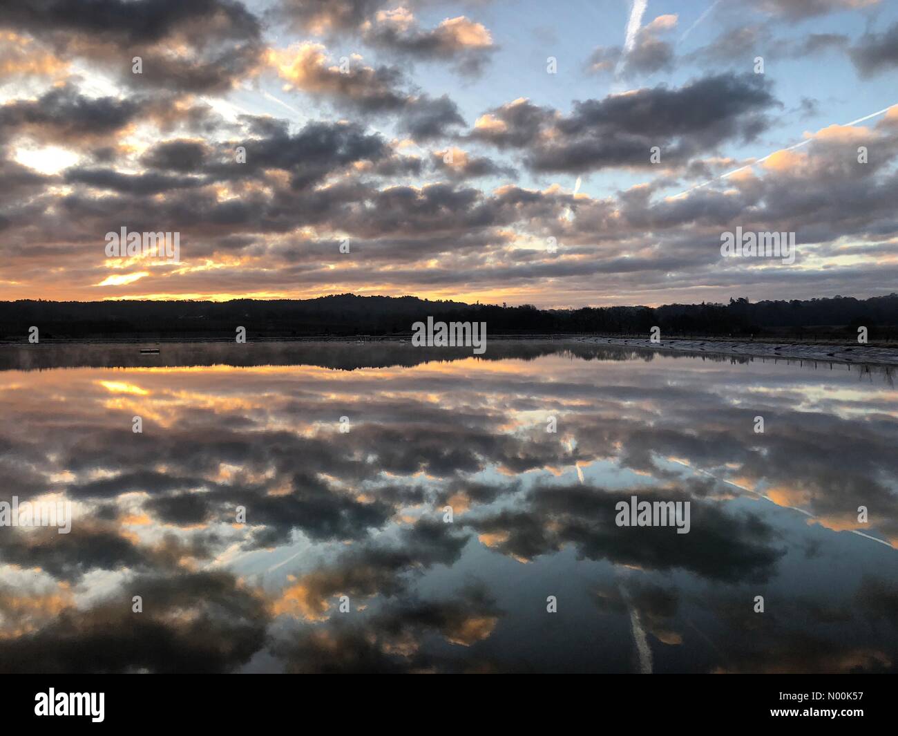 Godalming, UK. 30th Jan, 2018. UK Weather: Sunrise over Godalming ...