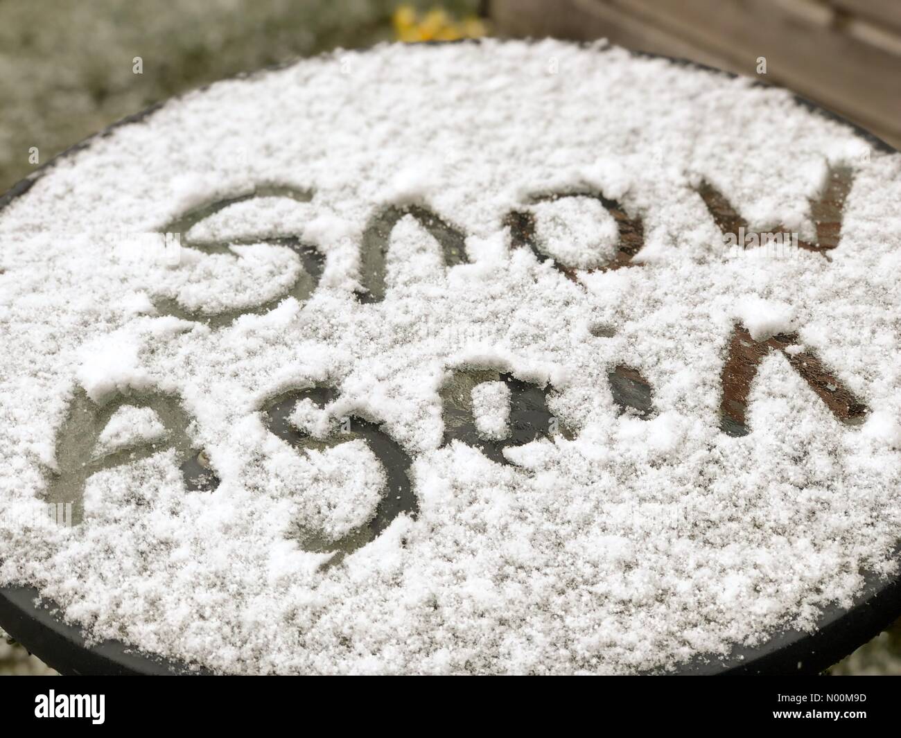 Godalming, UK, March 2018. A band of heavy snowfall hit the Home ...