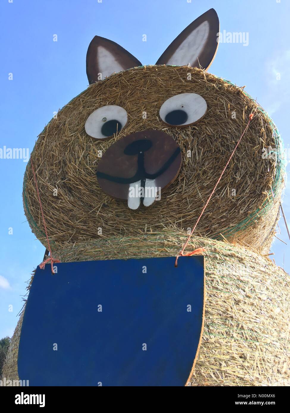 Easter bunny made out of hay bales close to Worpswede, Germany Stock ...