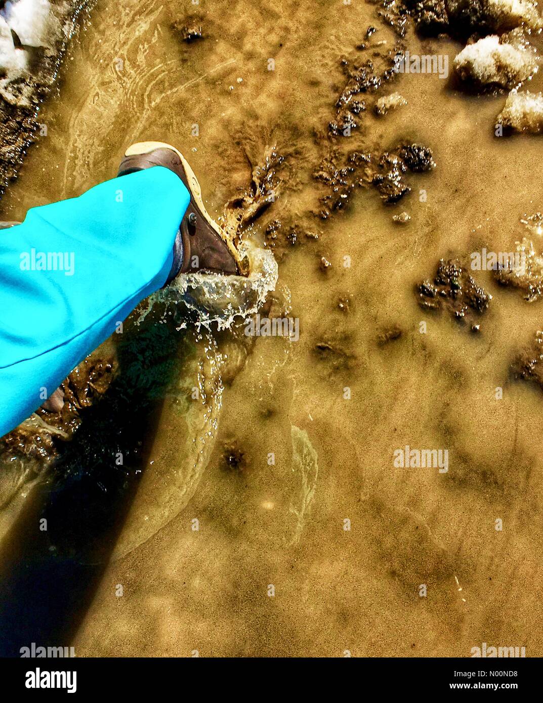 Falling in mud hi-res stock photography and images - Alamy