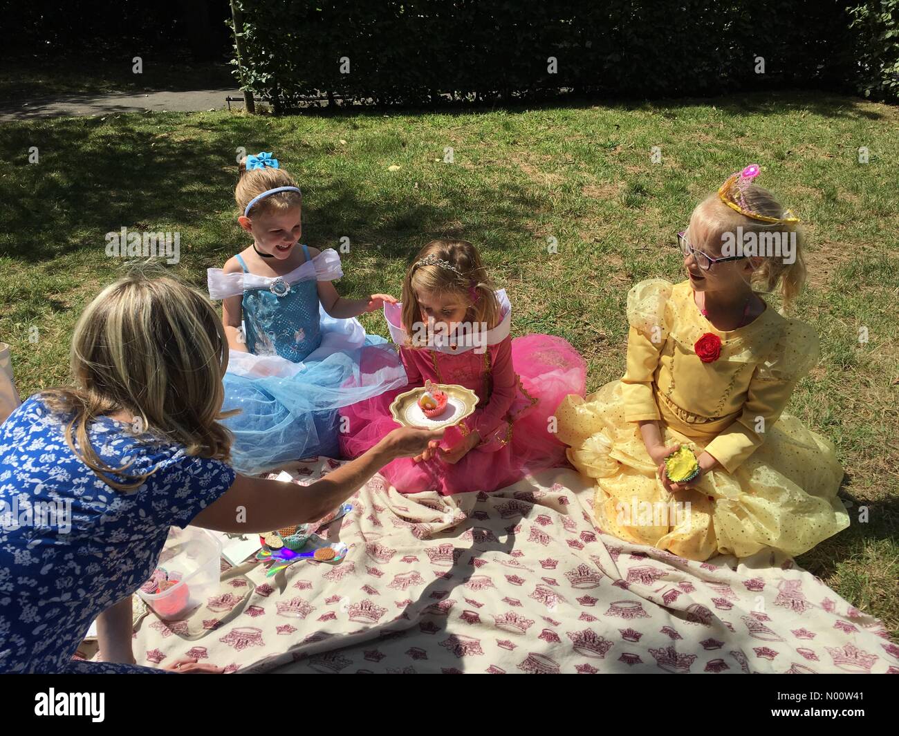 Disney princesses hi-res stock photography and images - Alamy