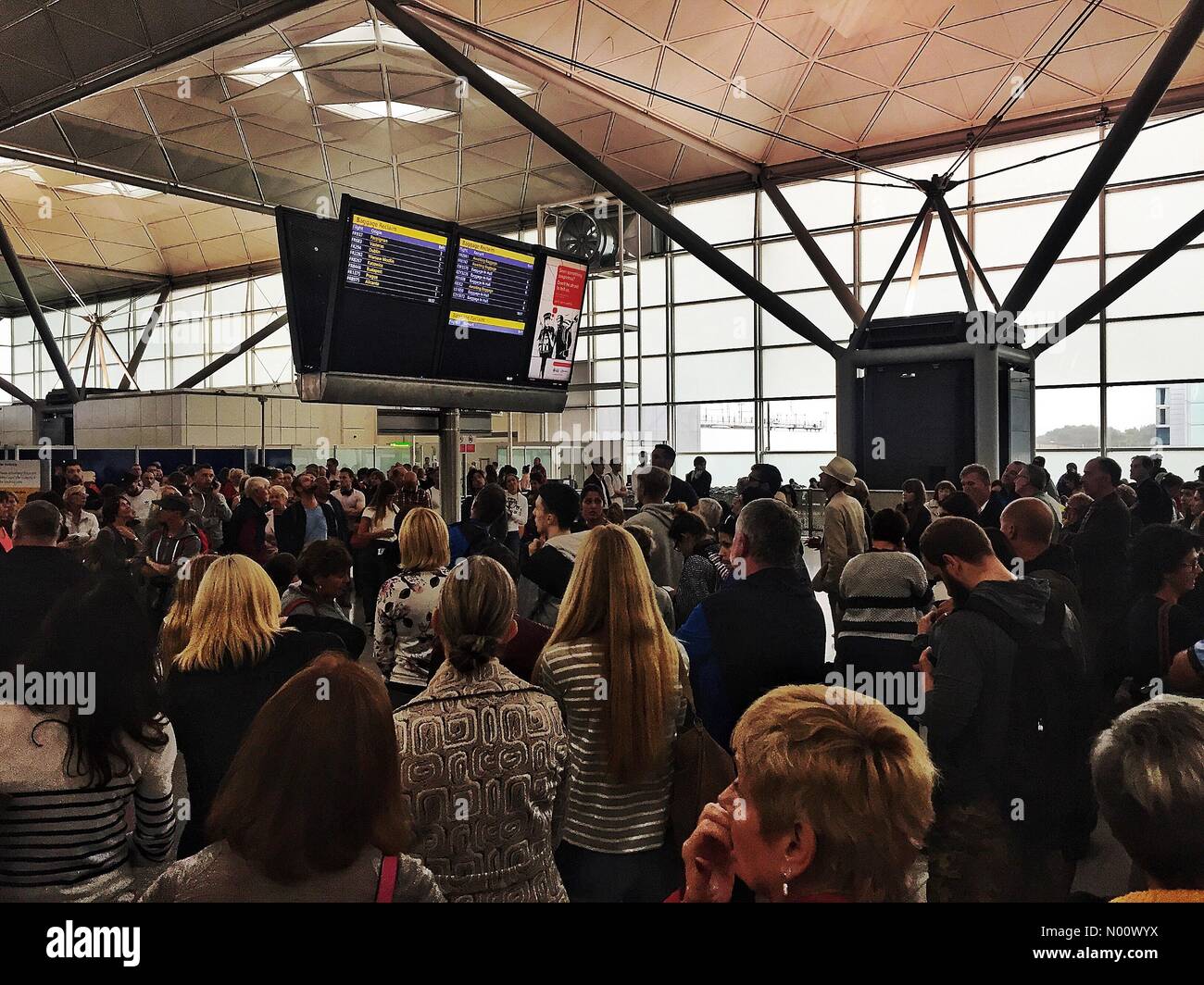 Angry passengers airport hi-res stock photography and images - Alamy