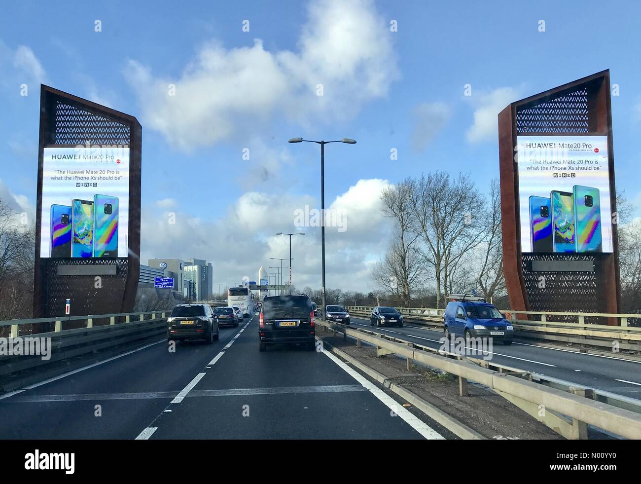 Chiswick, London, UK, 22nd December, 2018. Traffic starts to build up ...